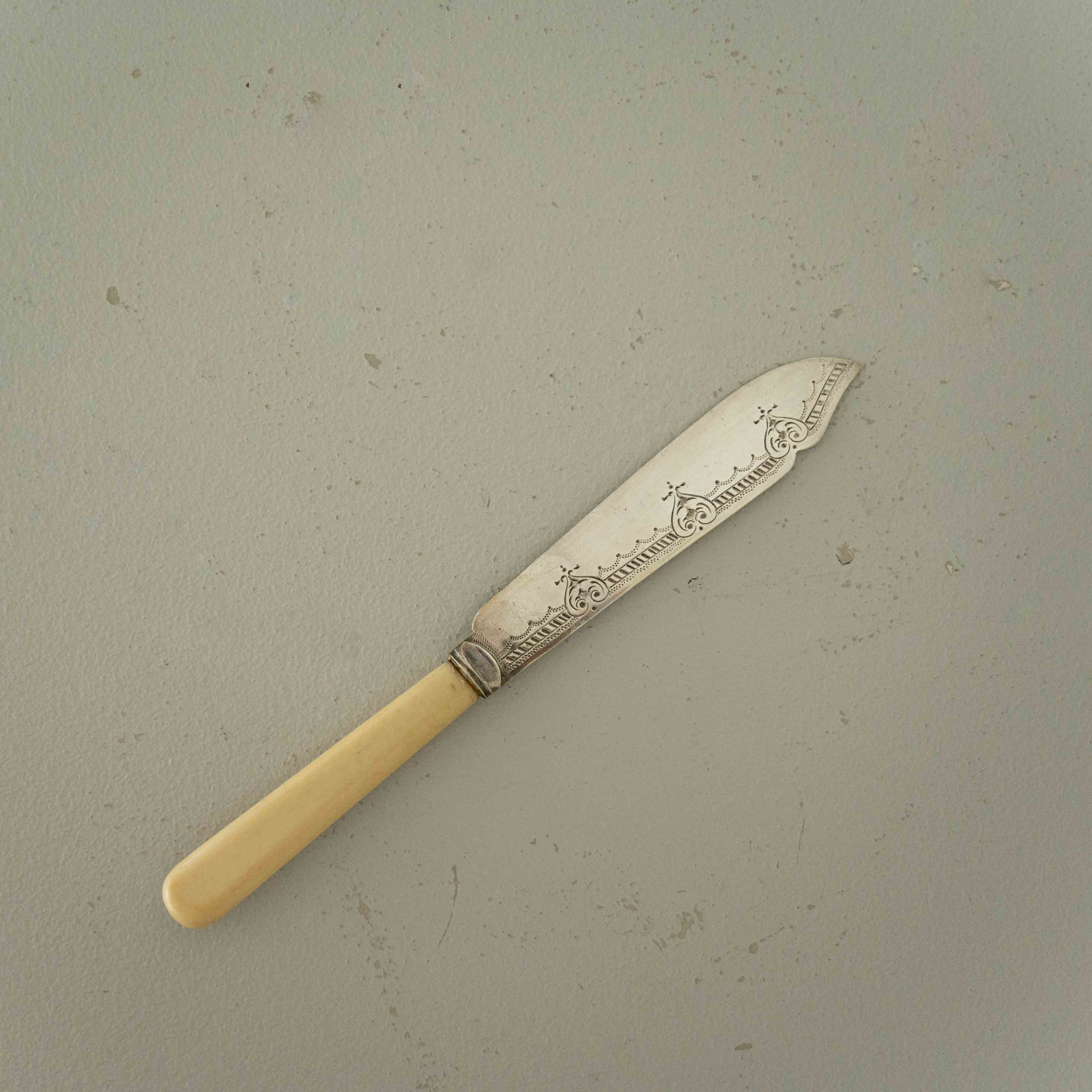 VINTAGE SILVER BUTTER KNIFE – Fronteriors US
