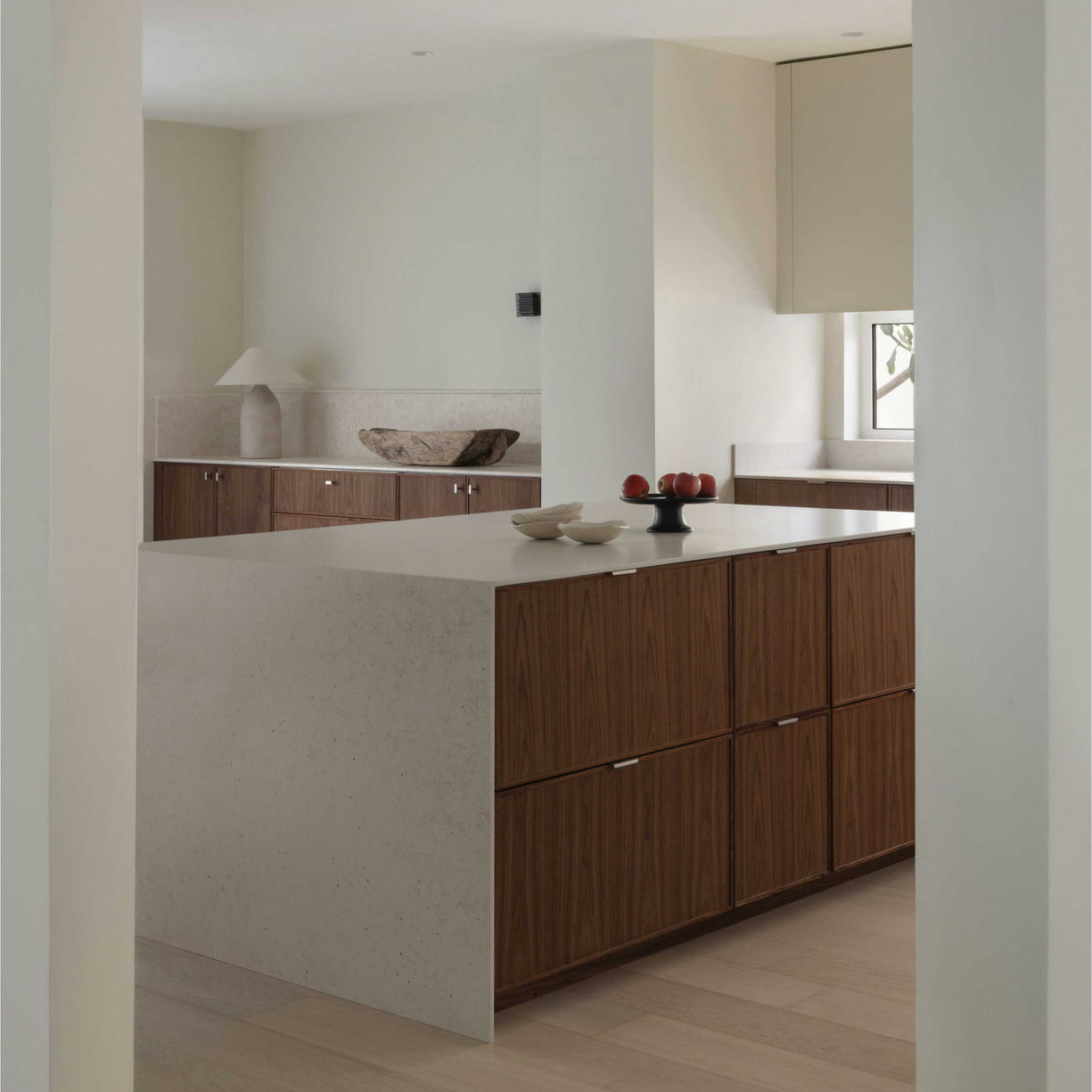 WALNUT – Fronteriors US